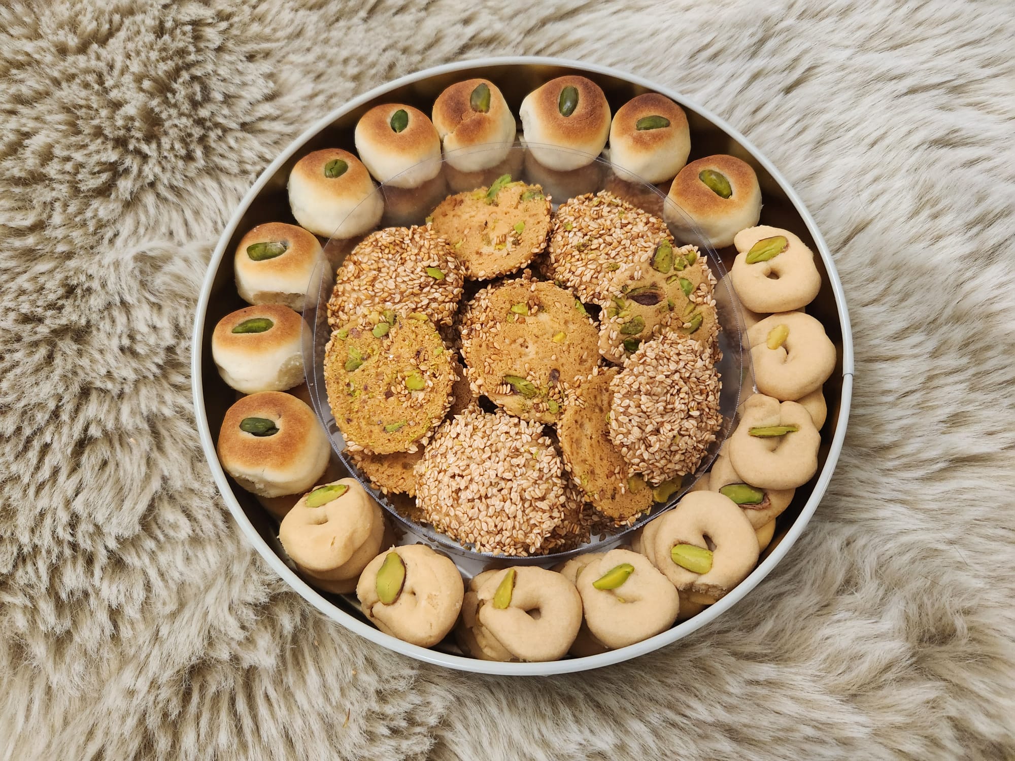 Mix Dry Sweets 550g – AFAMIA BAKERY